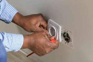How To Replace A Table Lamp Socket